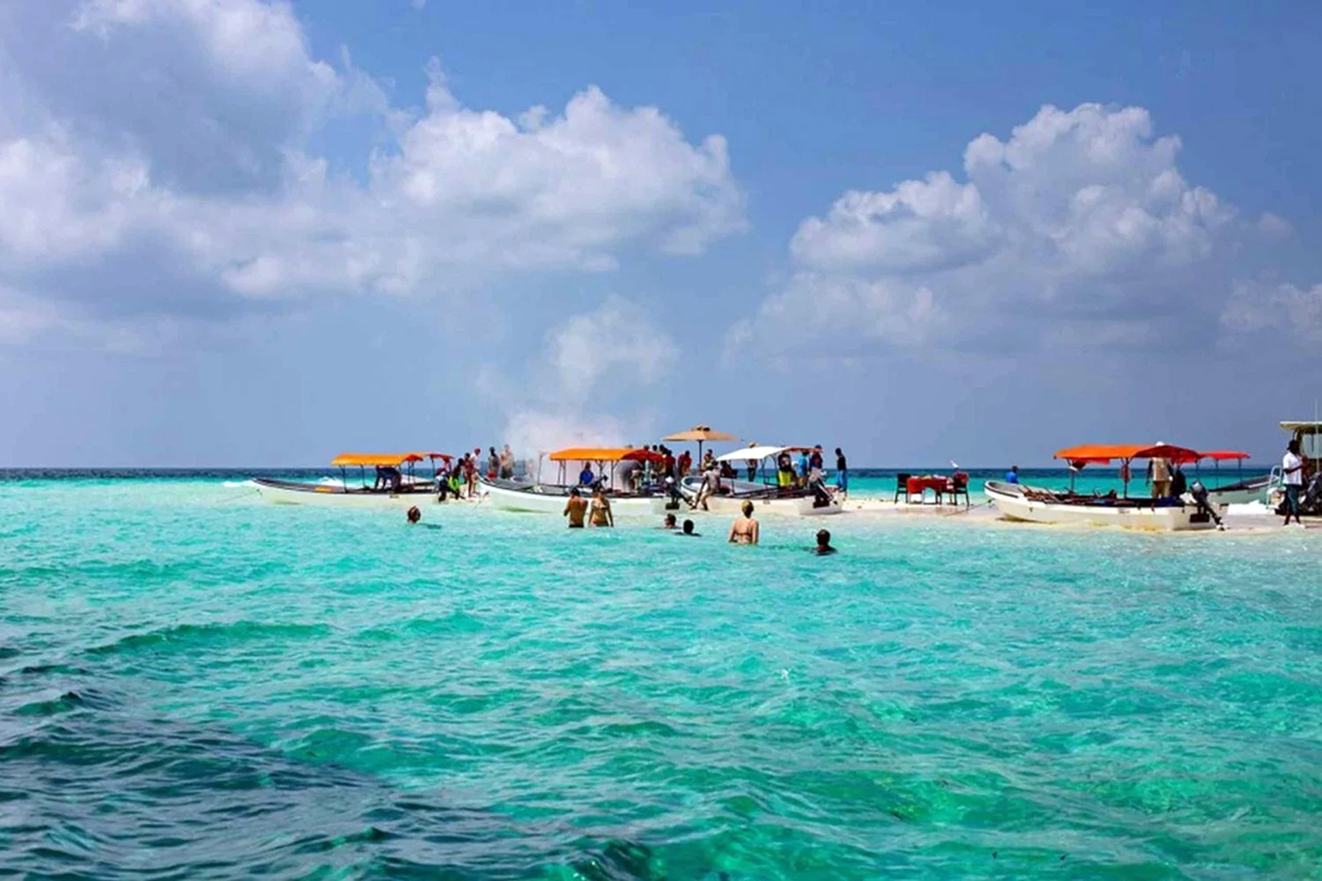 Nakupenda Sandbank Trip - White Sand & Snorkeling in Zanzibar